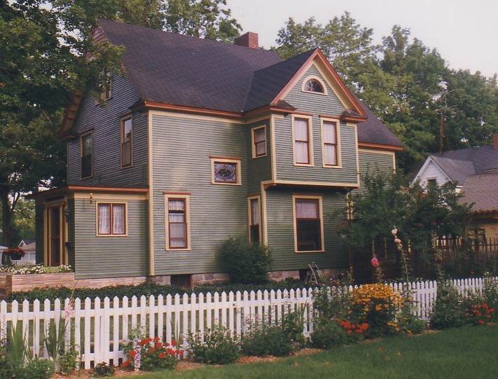 Modest Queen Anne Victorian - Historic House Colors